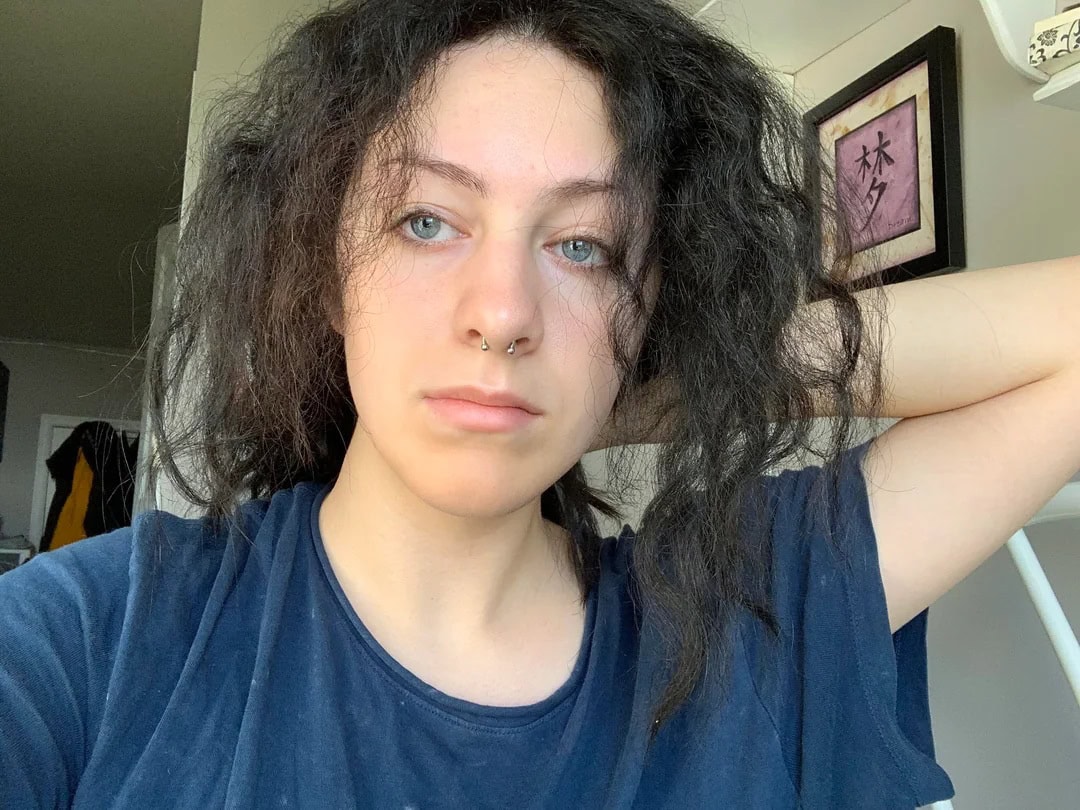 How to Reduce Frizz in Hair: Essential Tips for Smooth, Silky Strands ...