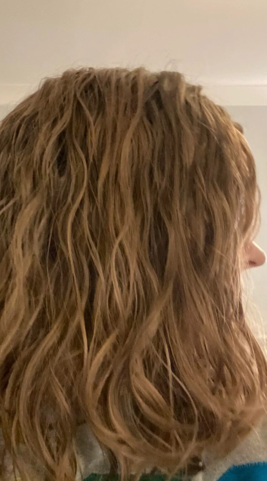 Sticky Hair After Washing: Common Causes and Simple Fixes | LooksNiceOnMe