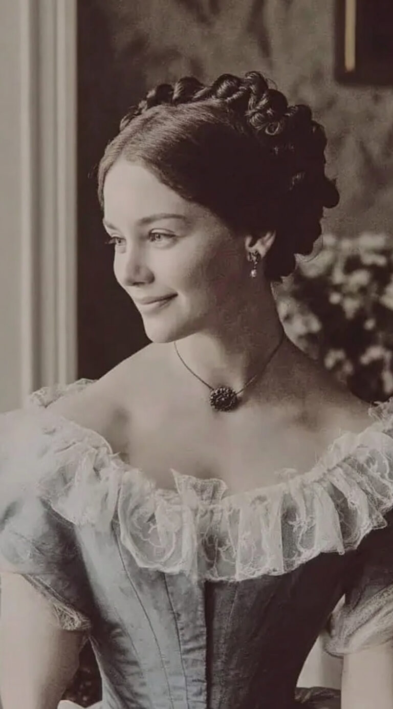 26 Victorian Hairstyles: Elegant and Spooky Ideas for a Memorable ...